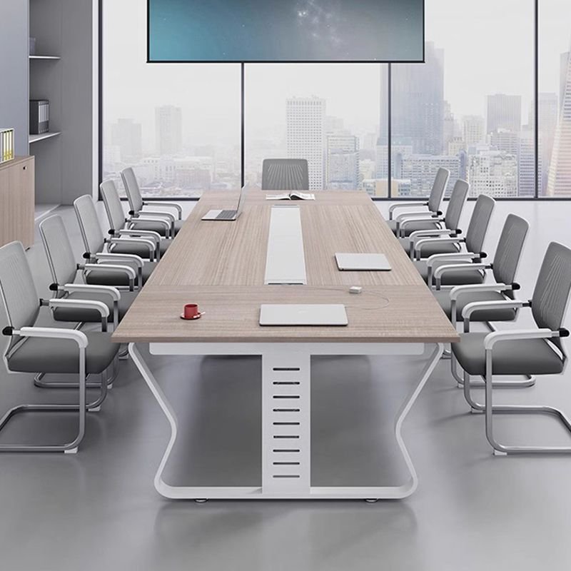 5 Inspirasi Desain Ruang Rapat dengan Furniture Kantor Modern | Rumah ...